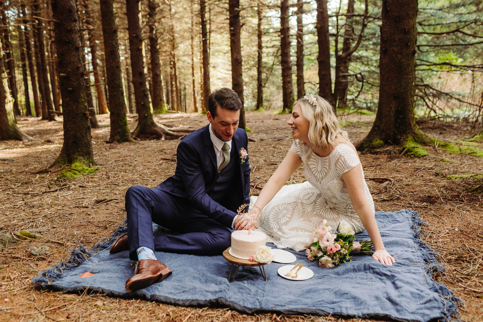Elopement Cake Guide: From Hiking to Icing ~ Elope Outdoors