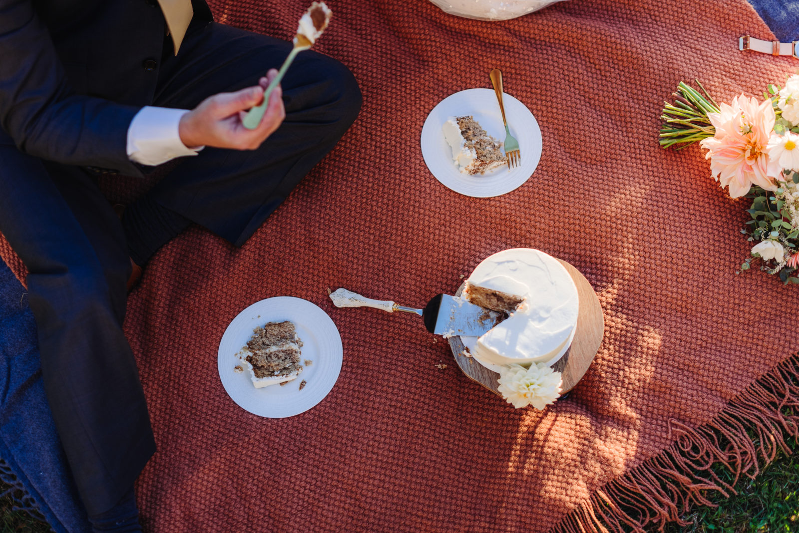 Elopement Cake Guide: From Hiking to Icing ~ Elope Outdoors