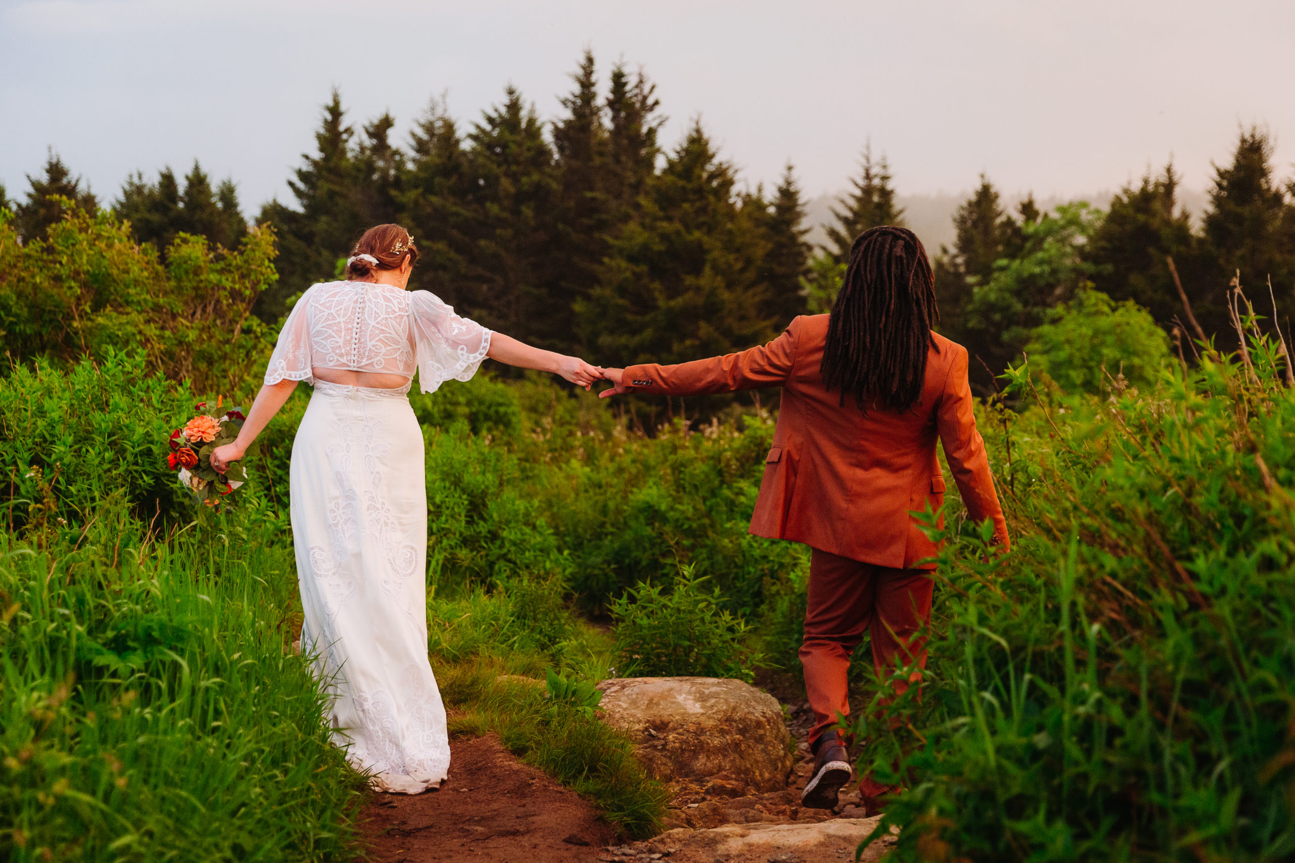 couple wanders elopement ~ Elope Outdoors