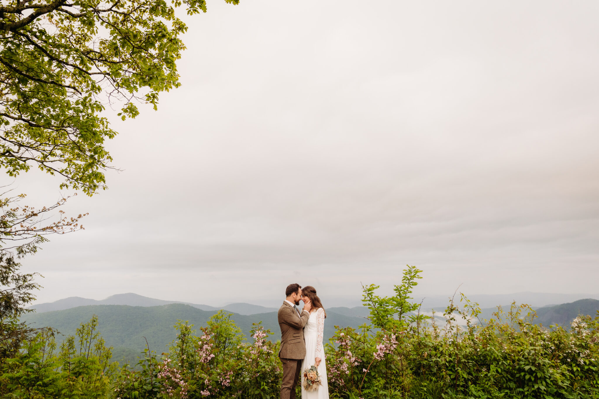 The Mountain Elopement Aesthetic: Celebrating the Beauty of Nature in ...